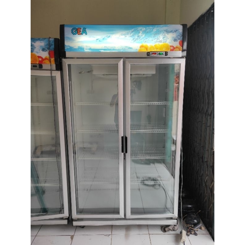 Jual SHOWCASE 2 PINTU GEA( BEKAS) | Shopee Indonesia
