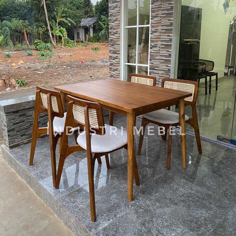 Jual PROMO !!! Satu Set Meja Makan Jati Tebal 3cm dan 4 Kursi TV Rotan Pakai Jok - Kursi Makan ...