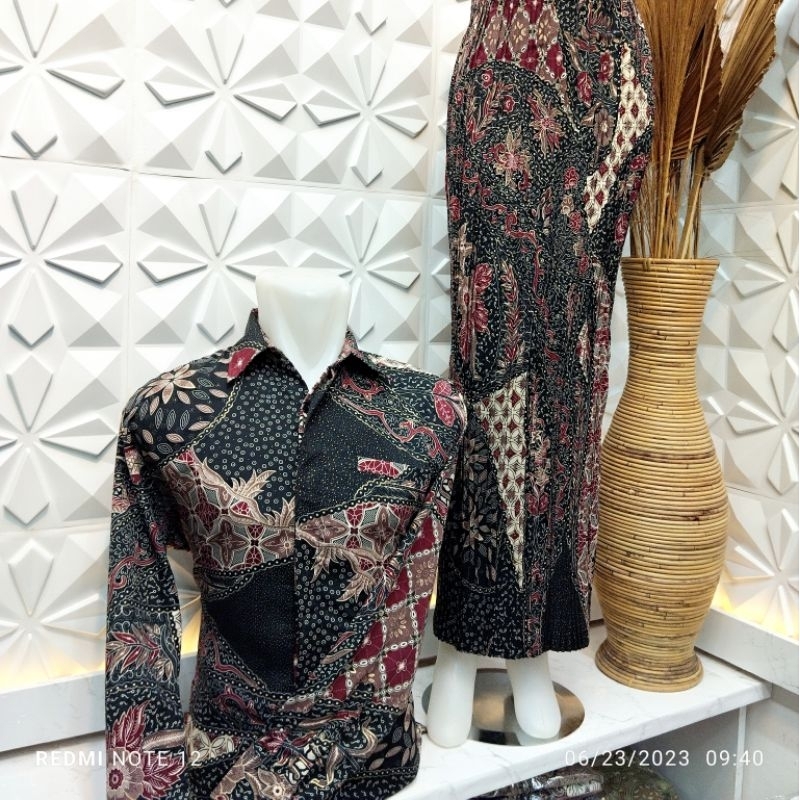 Jual Batik Couple / Kemeja batik Sr Maroon / Batik seragaman/ Kemeja ...