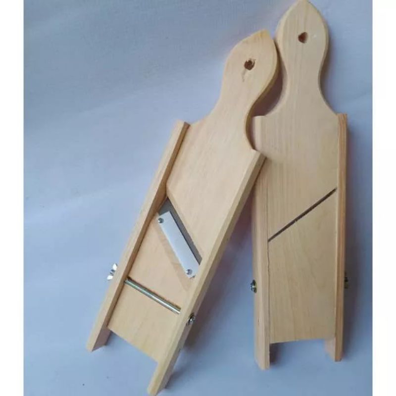 Jual parutan kayu lokal / parutan keripik / parutan serbaguna lokal ...