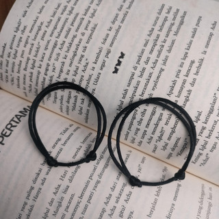Jual GELANG HITAM POLOS/ GELANG COUPLE / GELANG POLOS/ SLIDING KNOT ...