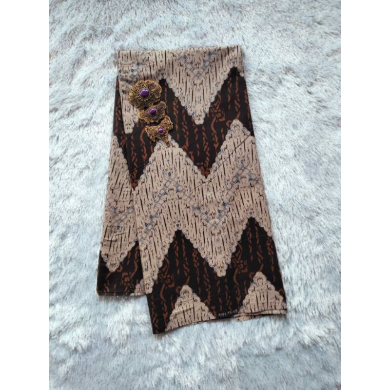 Jual tr kain batik motif rang rang zigzag merah dan biru | Shopee Indonesia