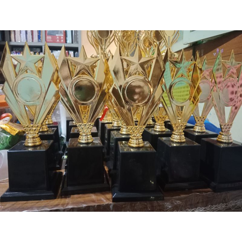 Jual Piala/Trophy Penghargaan Prestasi Juara Satuan | Shopee Indonesia