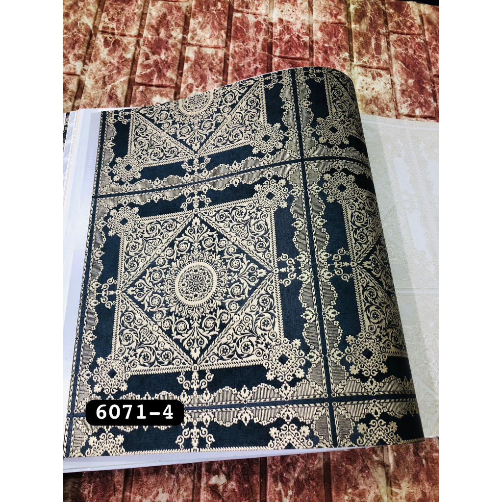 Jual WALLPAPER DINDING KOREA KOTAK BATIK MOZAIK HITAM GOLD ABU HERA ...