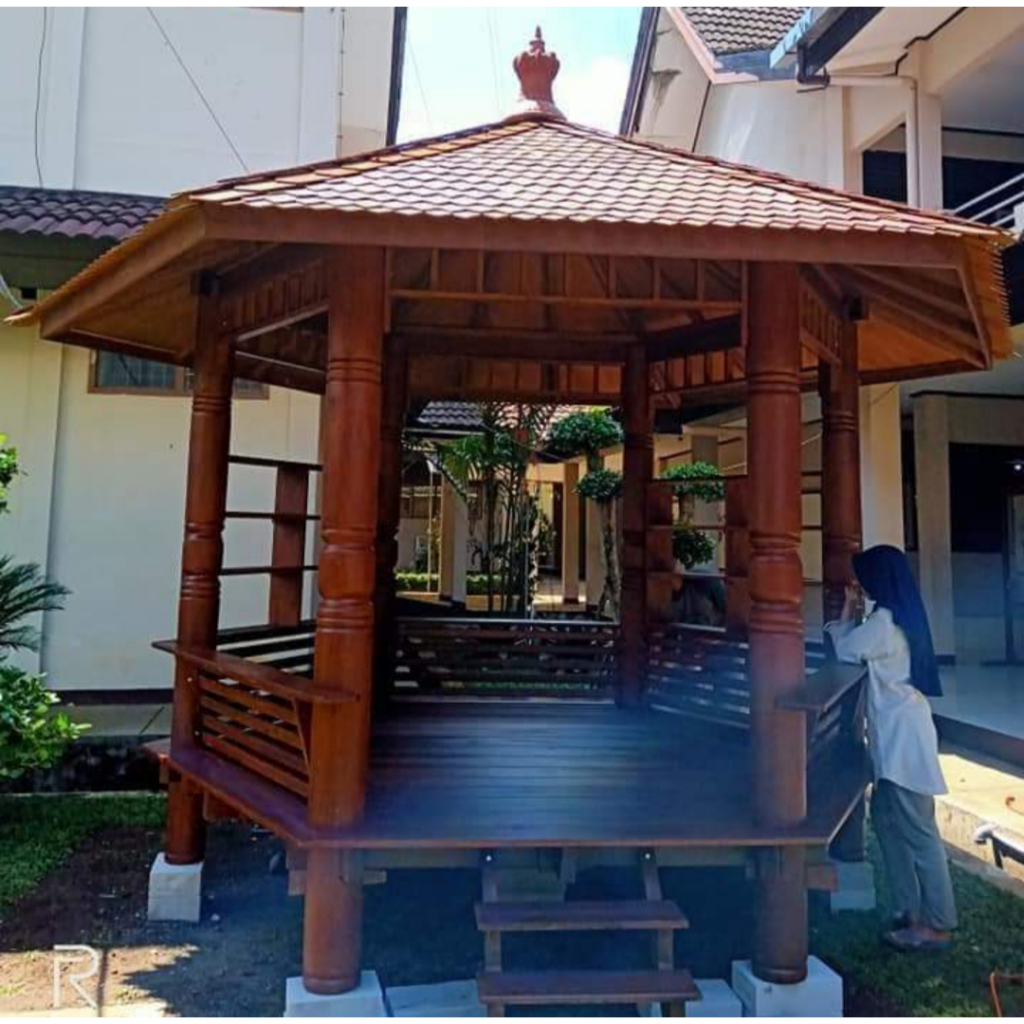 Jual Gazebo Segi 6 Model Tiang Motif Kayu Kelapa Atap Sirap Kayu Ulin ...