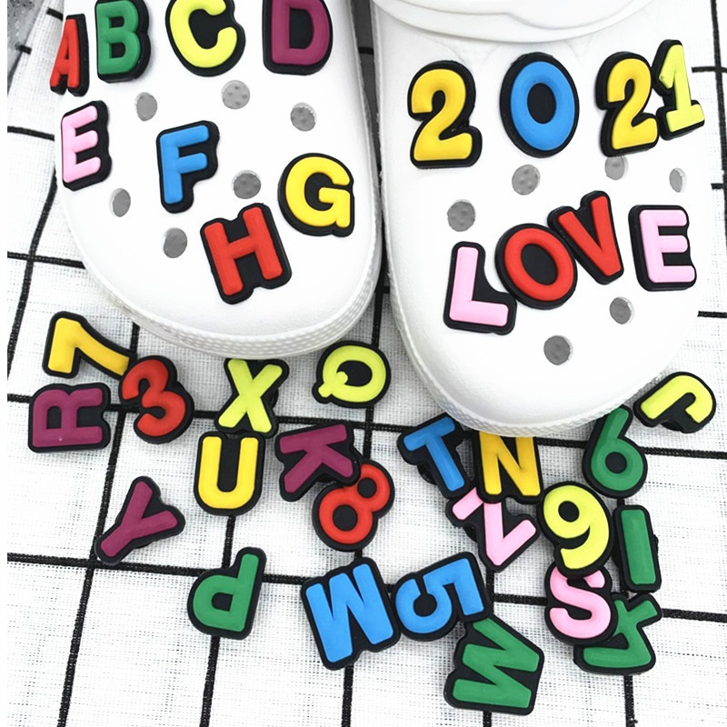 Jual Aksesoris Jibbitz Huruf Alphabet Gesper Sepatu Pin Lubang Karakter ...