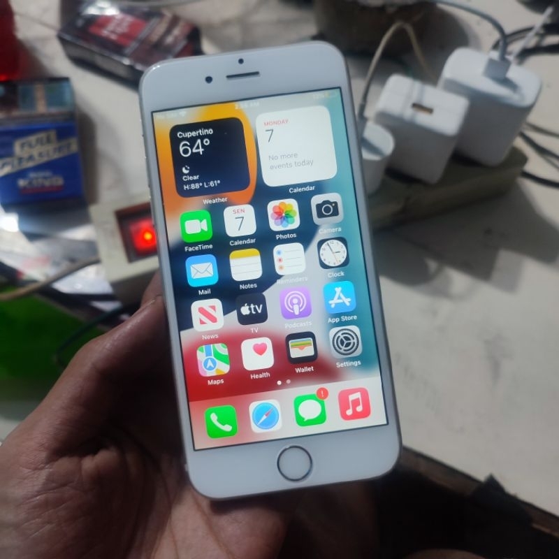 Jual iPhone 6s 64GB ALL OPERATOR ex iBox | Shopee Indonesia