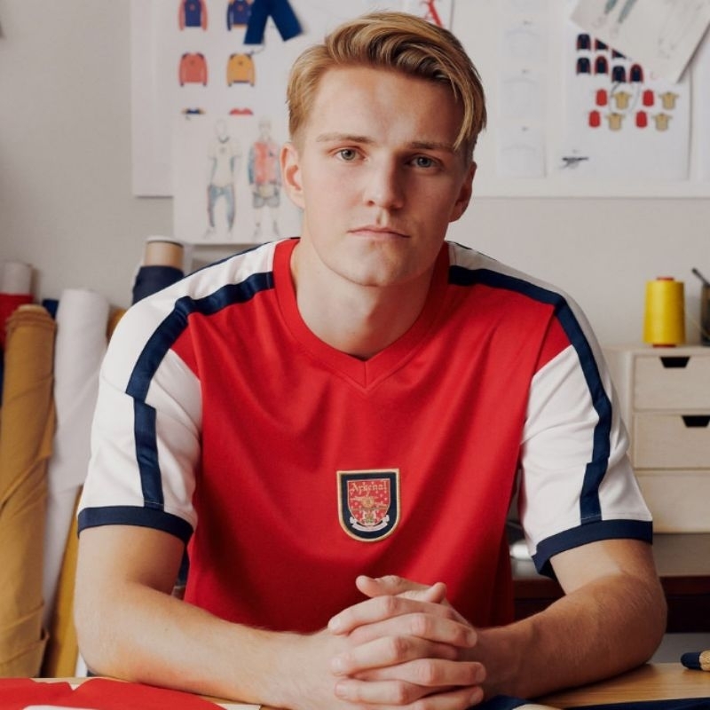 Jual TSHIRT ARS RETRO CREST RED HOME KAOS BOLA BLOCK CORE K02 | Shopee ...