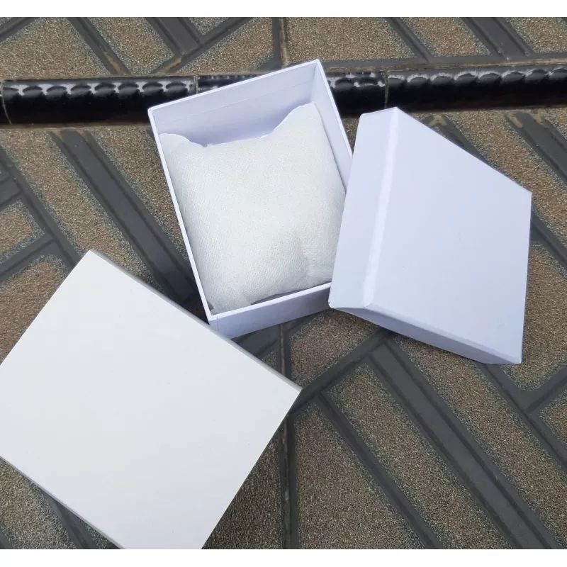 Jual KOTAK JAM TANGAN / BOX JAM TANGAN ADA BANTAL BUSA UNTUK PENGAMAN ...