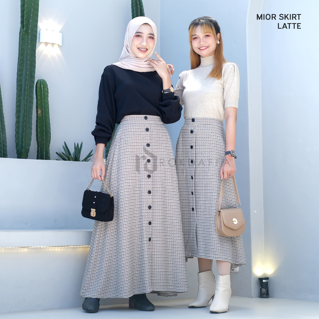 Jual Mior Tartan Skirt Rok A Line Bahan Knit Motif by Rokdaffa | Shopee ...