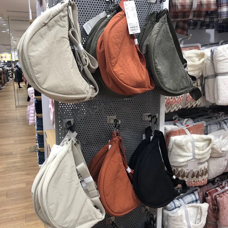 Jual Viodora - Uniklo Dumpling Sling bag Half Moon Tas Bahu Korea ...