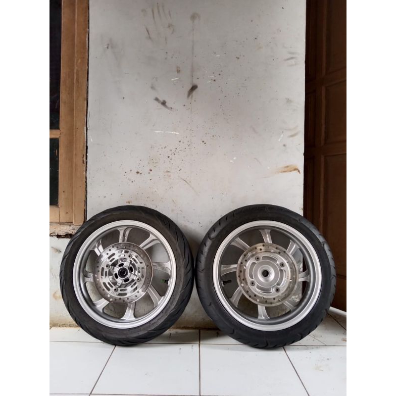 Jual velg ORI PCX lokal 150, repaint light grey bisa dipasang ke 160 ...