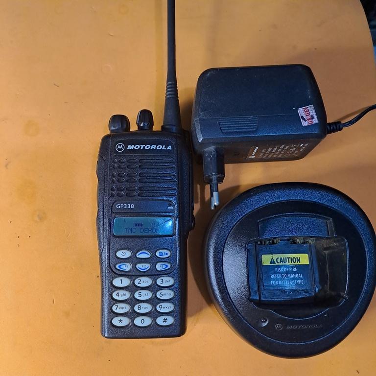 Jual Ht Motorola Gp338 Uhf Frekuensi Uhf Atas 403Mhz sd 470Mhz Asli Ori ...