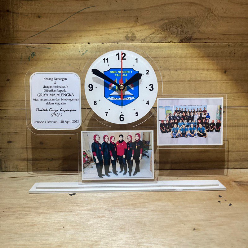 Jual Plakat Vandel Magang Jam Duduk Meja Bonus Box Kado dan Pita ...