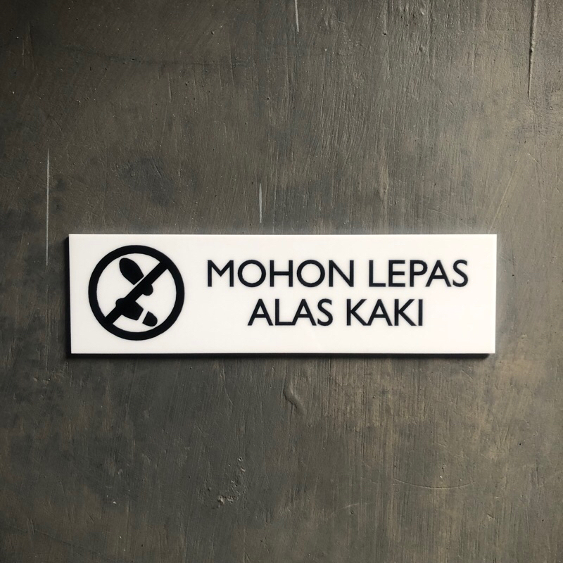 Jual Akrilik Tulisan Mohon Lepas Sepatu / Sign Board Acrylic | Shopee ...