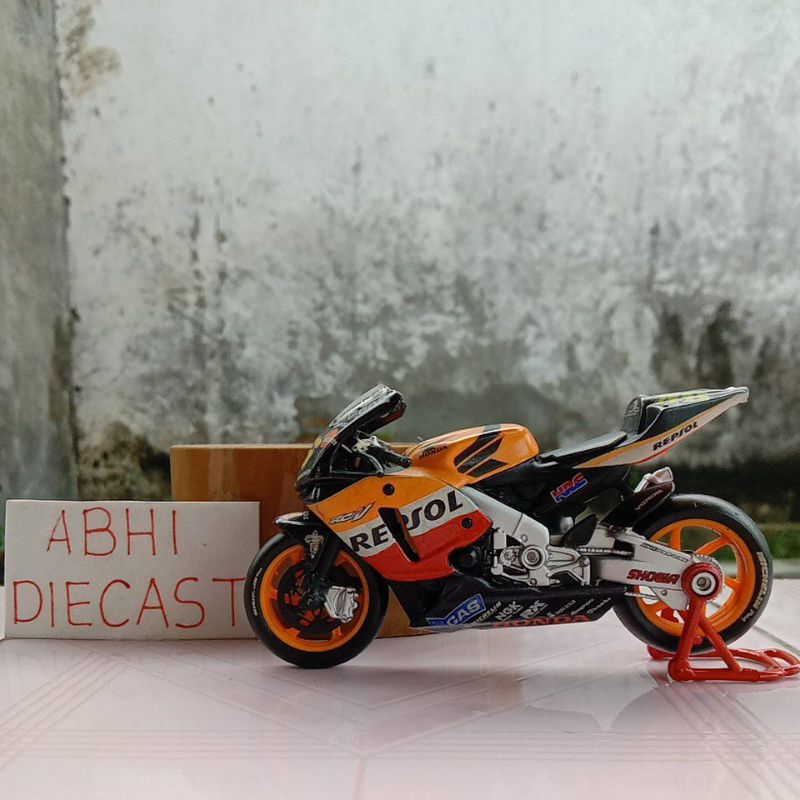 Jual Diecast Maisto Honda RC211V Repsol 2003 Valentino Rossi miniatur ...