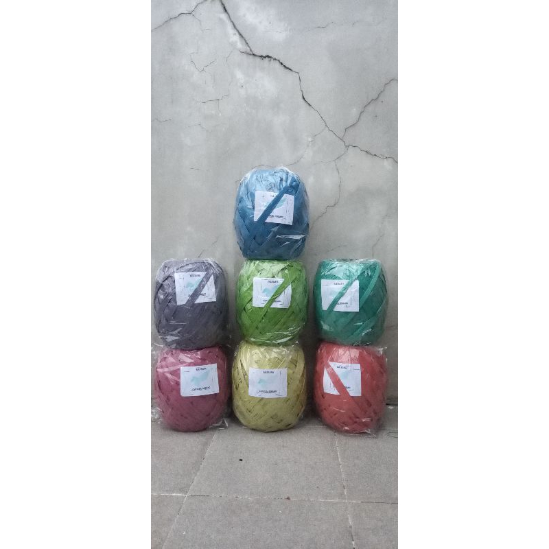 Jual Tali Rafia Warna Warni 1Kg Full Kuda Terbang | Shopee Indonesia