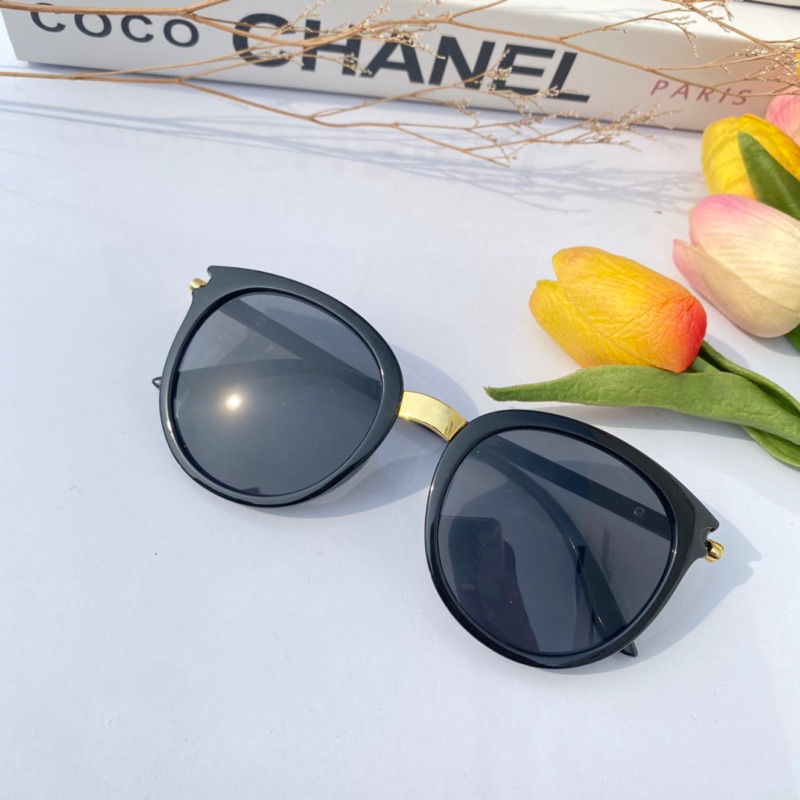 Jual Kacamata wanita hitam variasi frame gold | kacamata artis hitam ...