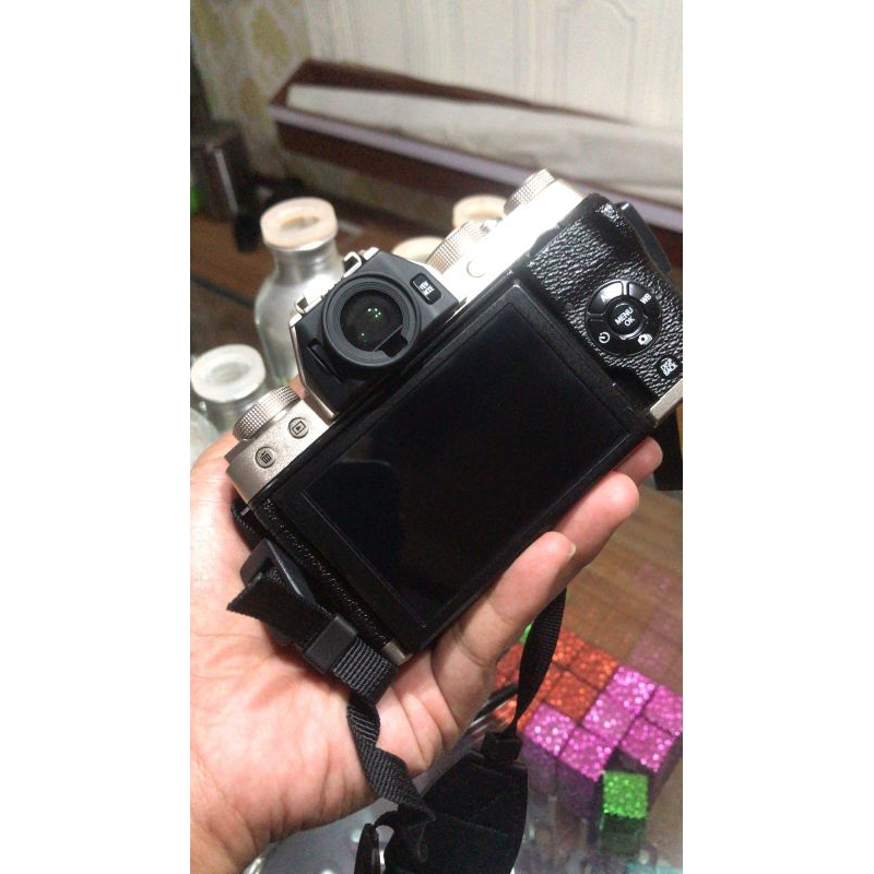 Jual Fujifilm XT100 plus lensa kit 15-45mm + Lensa Meike 35 mm F1.4 ...