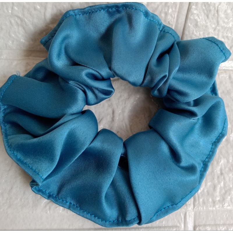 Jual SCRUNCHIE KOREA SATIN MEDIUM / IKAT RAMBUT/ CEPOL HIJAB / KARET ...
