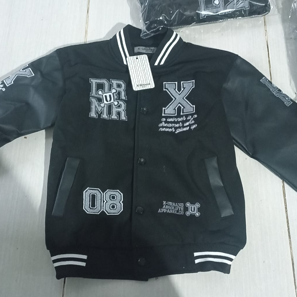 Jual Jaket Varsity Dreamer / Jaket Varsity X Urband Hitam | Shopee ...