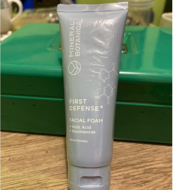 Jual Facial Wash Mineral Botanica Brightening Facial Foam 100 ml ...