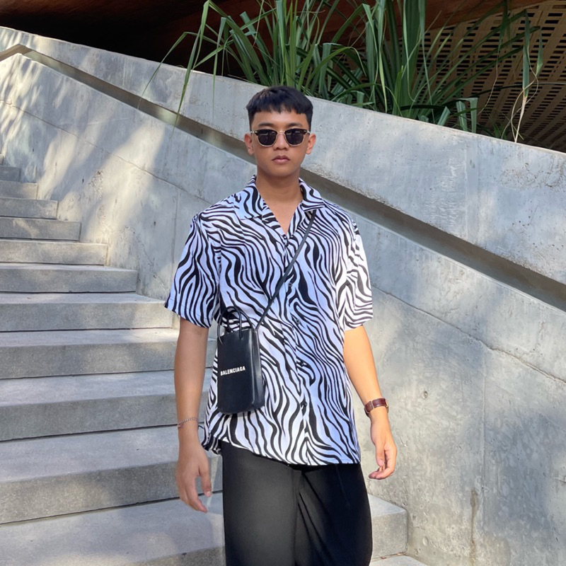 Jual Chillpions Kemeja Zebra Stripes Putih | Shopee Indonesia