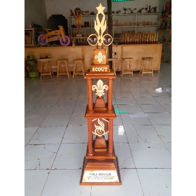Jual Piala pramuka/piala tunas kelapa/piala kayu /piala custom | Shopee ...