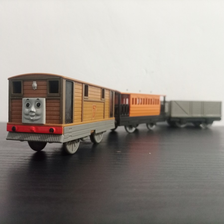Jual Takara Tomy Kereta Plarail Toby (Thomas Series) | Shopee Indonesia