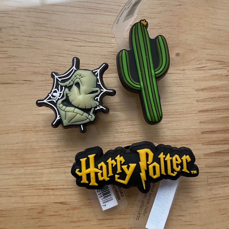 Jual Jibbitz Crocs Sendal Original Harry Potter / Cactus / Monster ...