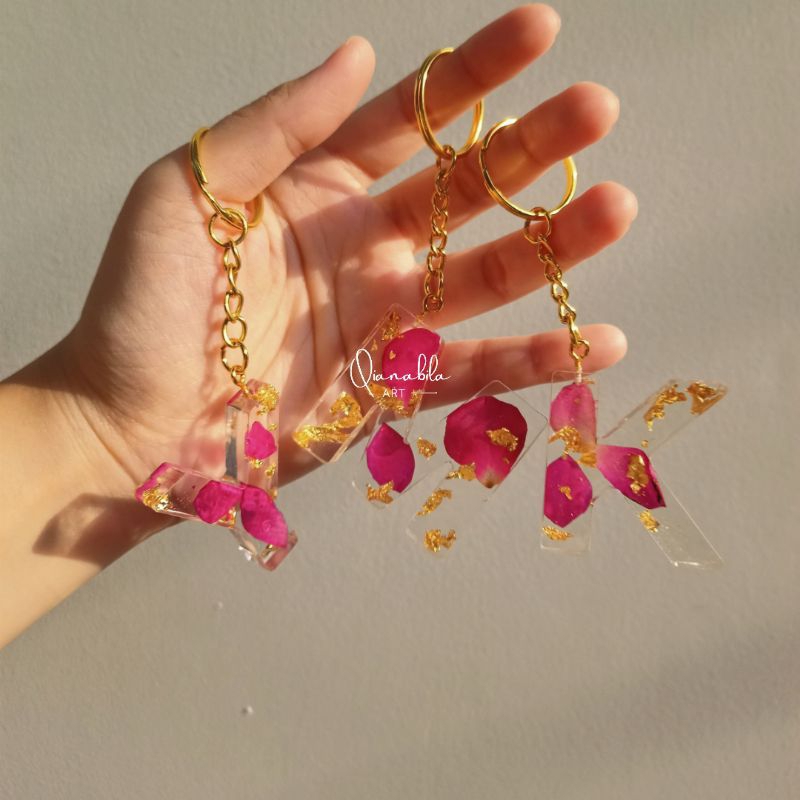 Jual Gantungan Kunci Resin Art Huruf Angka Custom Souvenir Pernikahan ...