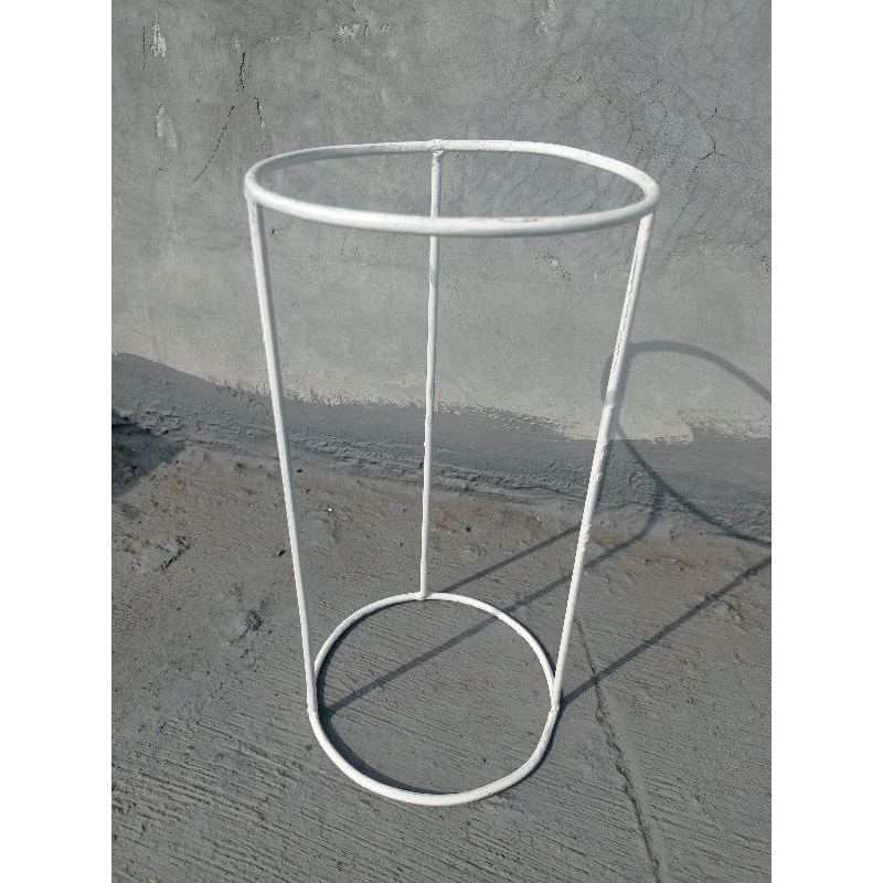 Jual Standing Vas Pot Bunga Putih Besi 6 Baru | Shopee Indonesia