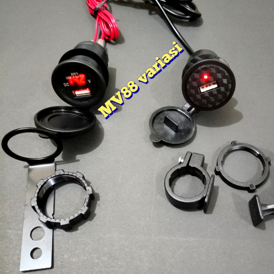 Jual CASAN MOTOR USB/CHARGER MOTOR AKI WATERPROOF PLUS BREKET DAN DI ...