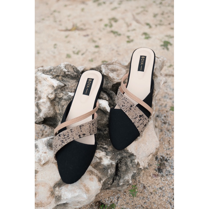 Jual Dya_Shoes - Xhaviera - Sandal Wanita Flat Shoes (Limited Stok ...