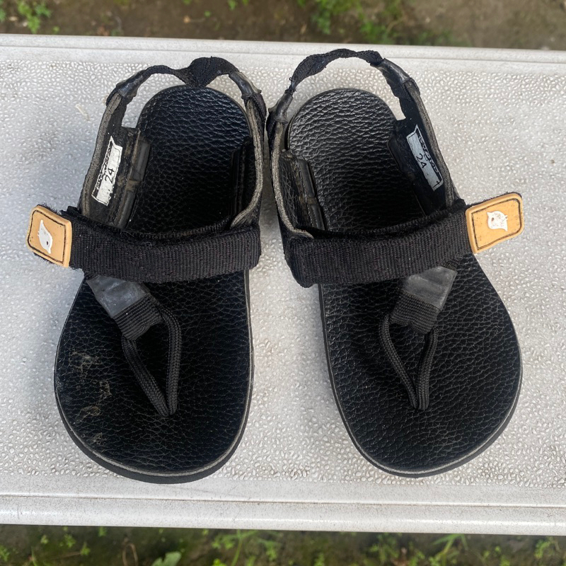 Jual PRELOVED PYOPP TAPAK BLACK ON BLACK SIZE 24 (Sepatu anak PYOPP ...