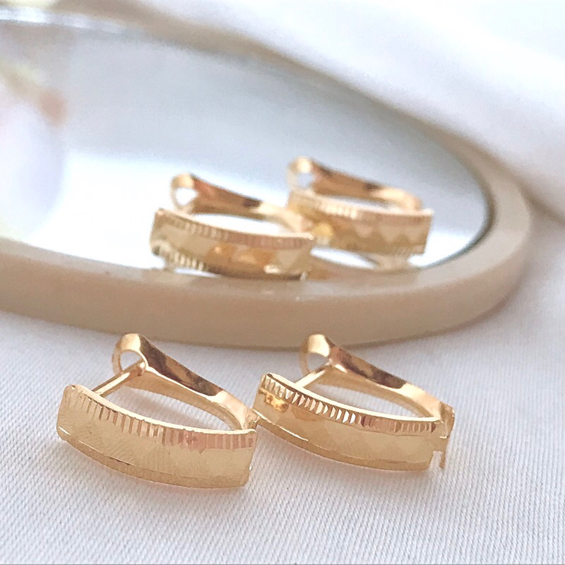 Jual Anting Klip 8k Kotif garis prisma simple mewah | Shopee Indonesia
