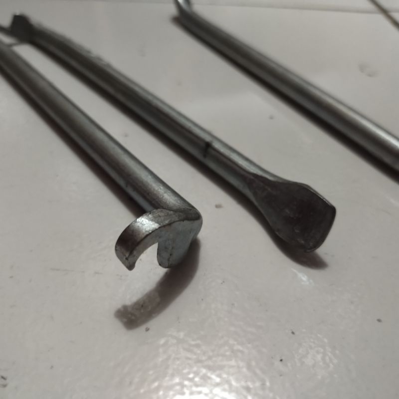 Jual Congkelan Ban / Sendok Pembuka Ban Besok Panjang 20cm Besi ...