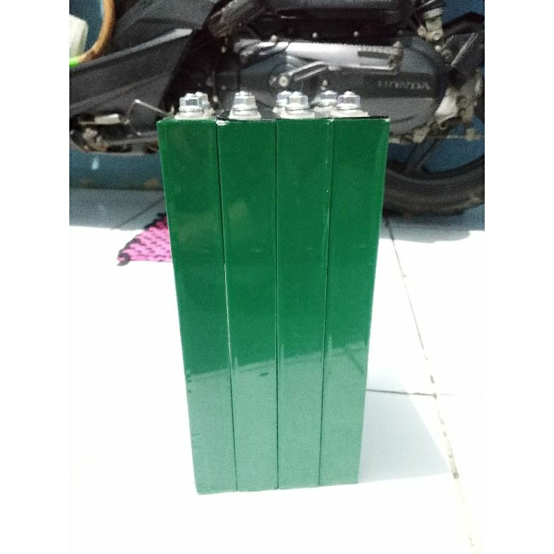 Jual LIFEPO4 100AH PRISMATIC BAUT BUSBAR FULL BMS | Shopee Indonesia