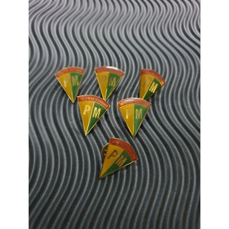 Jual pin kerah Polisi Militer Segitiga | pin kerah Baju Belakang Paku ...