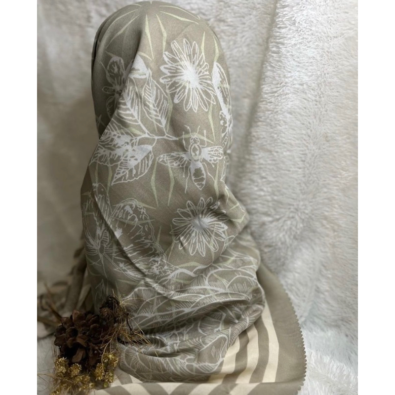 Jual Kiya Hijab by Zakiyah - Segi Empat with Pattern | Shopee Indonesia