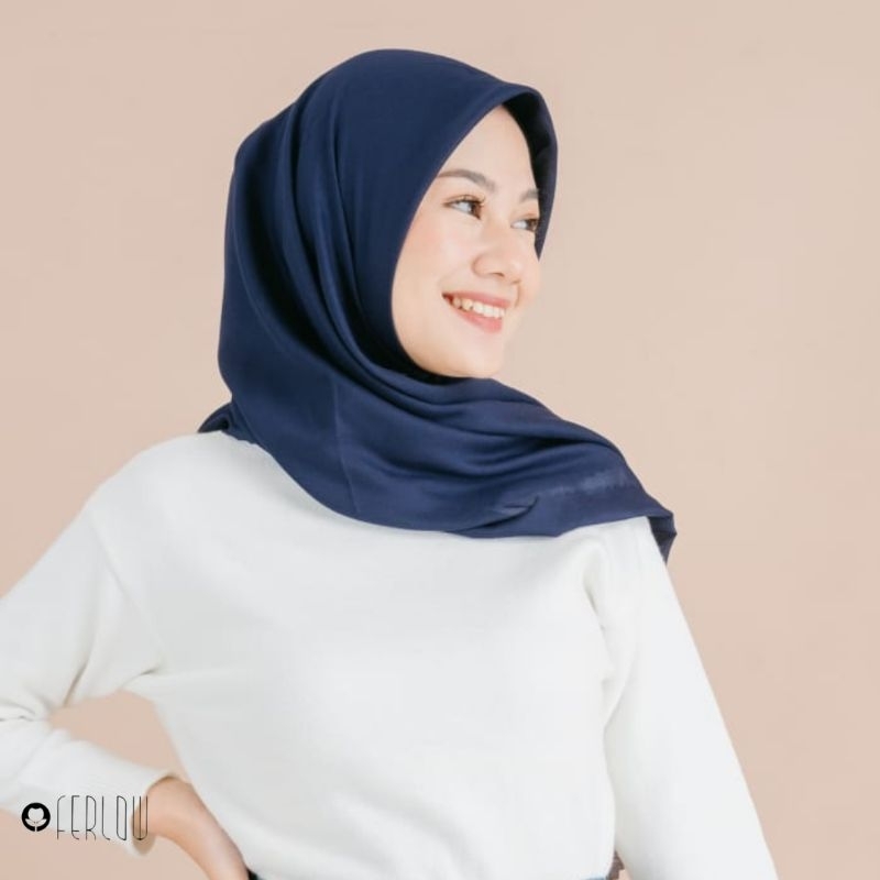 Jual RISYA SCARF VOAL ULTRAFINE TRYSPAN NAVY HIJAB SEGIEMPAT BIRU ...
