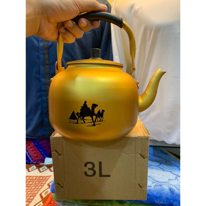 Jual Teko Kuning Air Zam-zam Arab 3 Liter Motif Unta | Ceret Arab ...