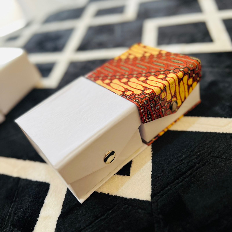 Jual Box Jam tangan/kotak pajangan jam tangan kardus tebal kotak jam ...