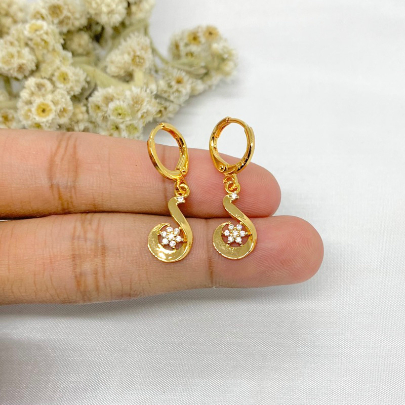 Jual Anting Wanita Permata Model Bandul Perhiasan Lapis Emas | Shopee ...