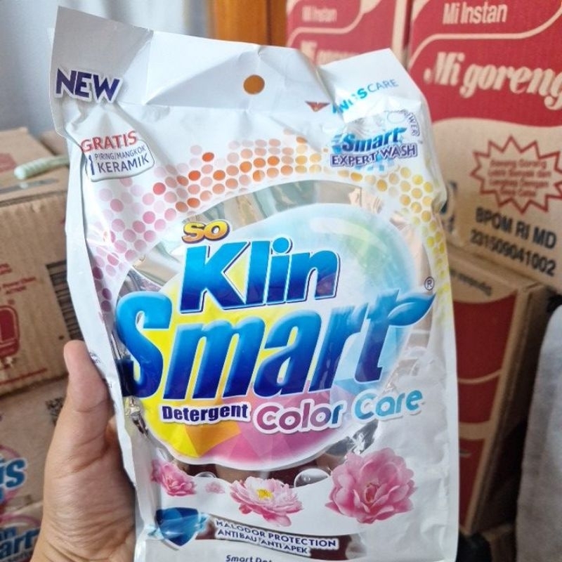 Jual So Klin Smart Detergen Bubuk (725g) free piring | Shopee Indonesia