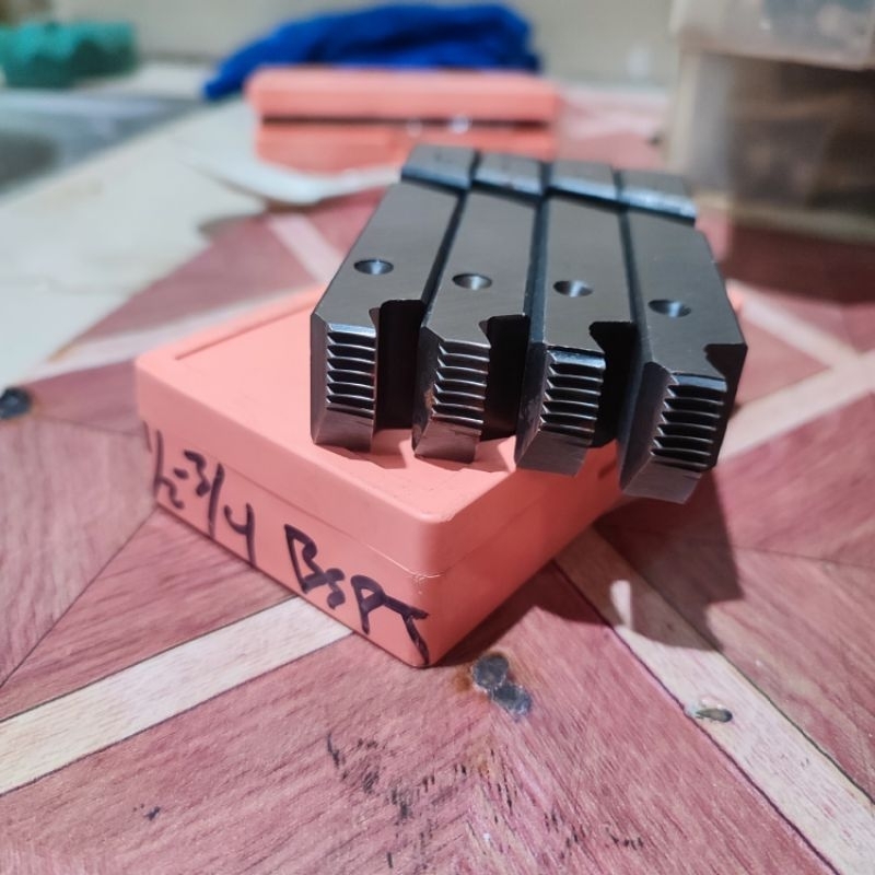 Jual mata mesin senai set BSPT 1/2 - 3/4 dies pipe thread snai model ...