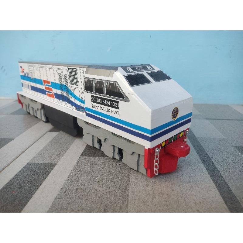 Jual miniatur kereta api kayu cc203 white blue | Shopee Indonesia