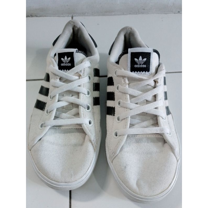 Jual Sepatu second no 36 (2 pasang) | Shopee Indonesia