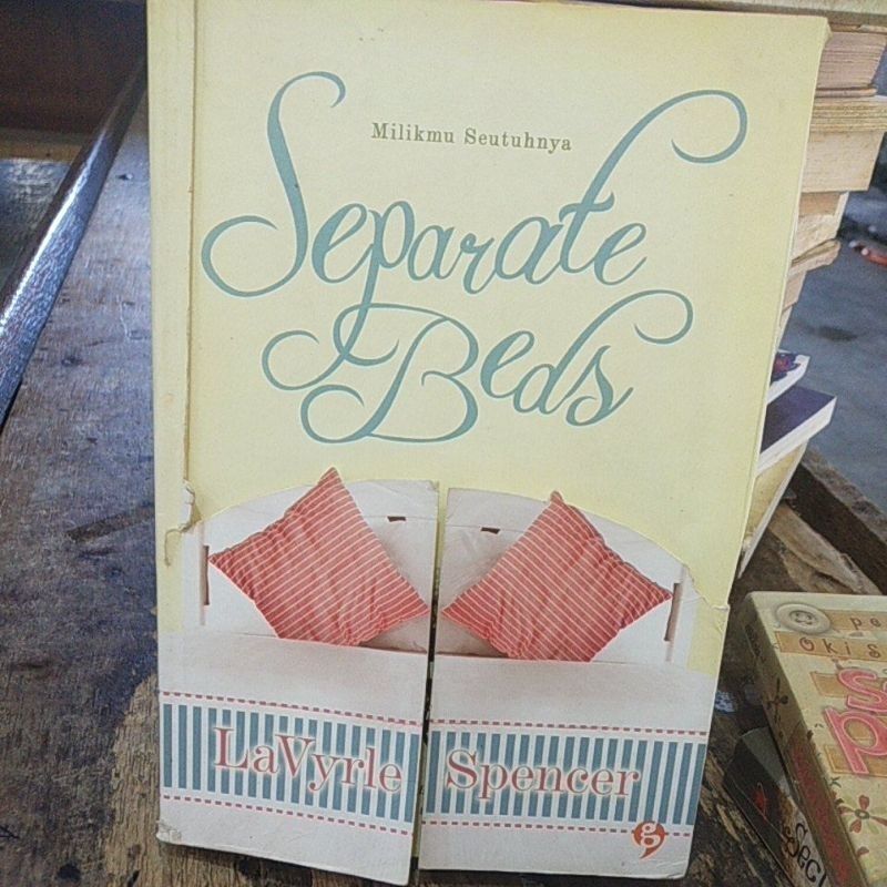Jual novel original Separate beds lavyrle spencer | Shopee Indonesia