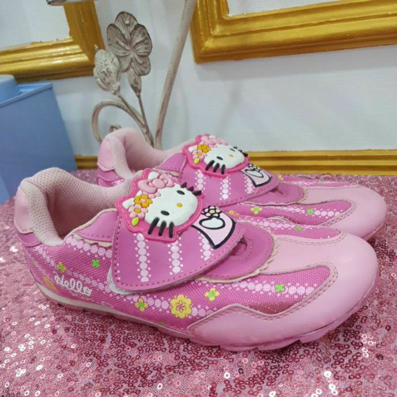 Jual Sepatu Sneakers Hello Kitty Merk Ando X Sanrio / Sepatu Sekolah ... Jual Sepatu Sneakers Hello Kitty Merk Ando X Sanrio / Sepatu Sekolah ...